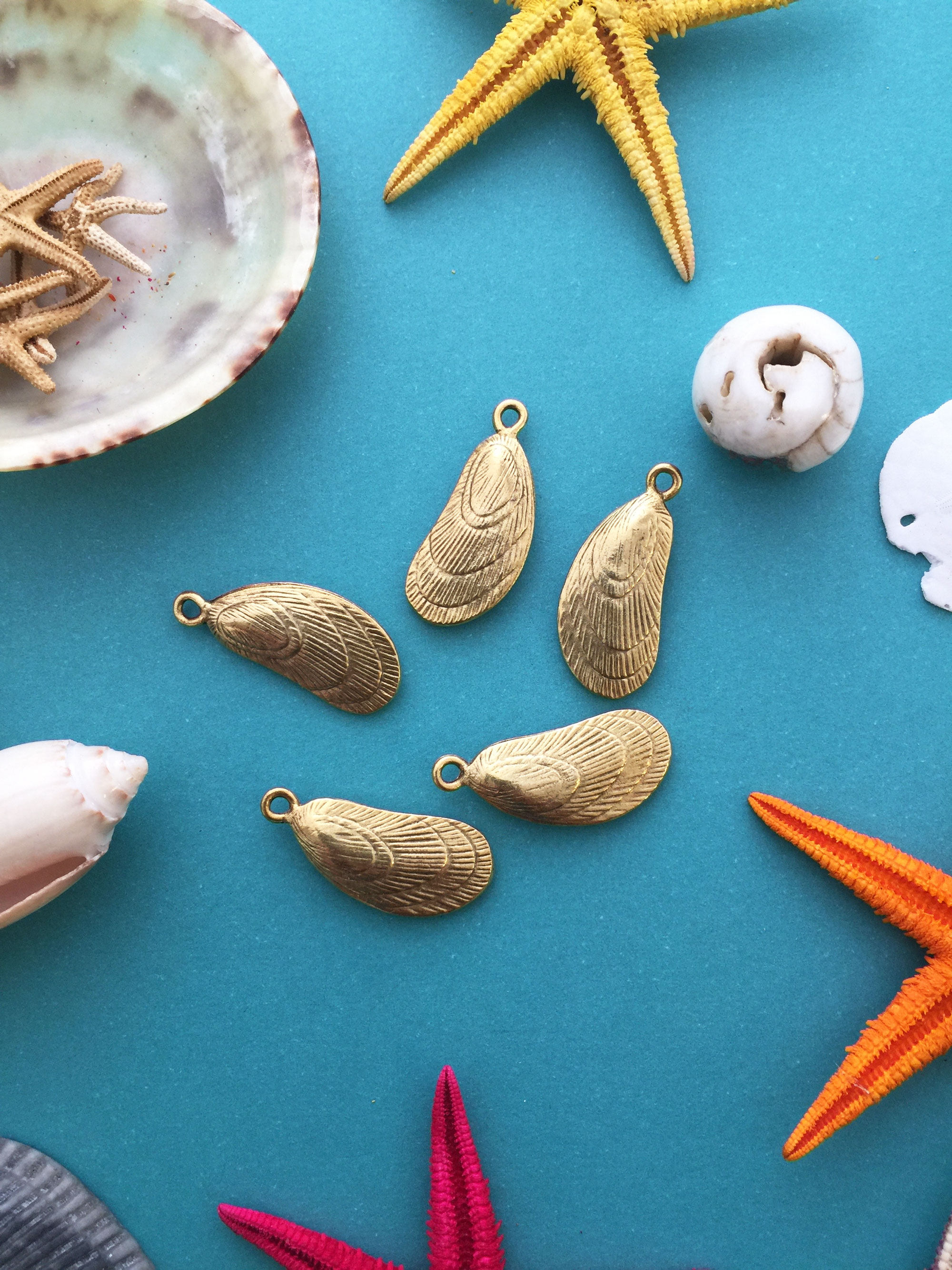 Antique Gold Mussel Shell Charms 11x27mm 2pcs / Nunn | Etsy