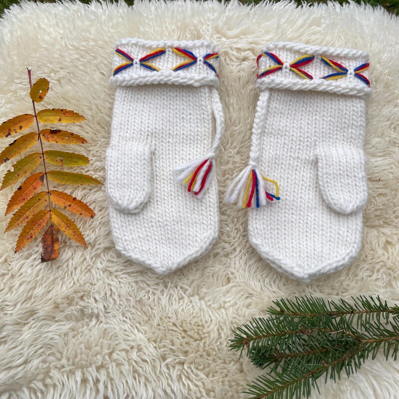 Scandinavian Mittens - Etsy