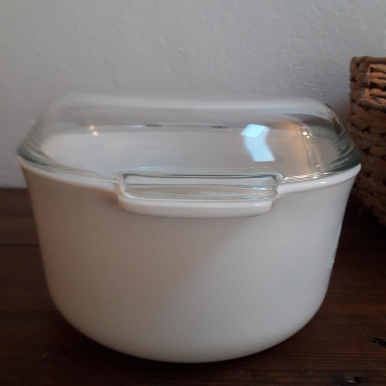 Vintage Casserole Dish From the 70s in Ultra-resistant Glass, Sovirel ...