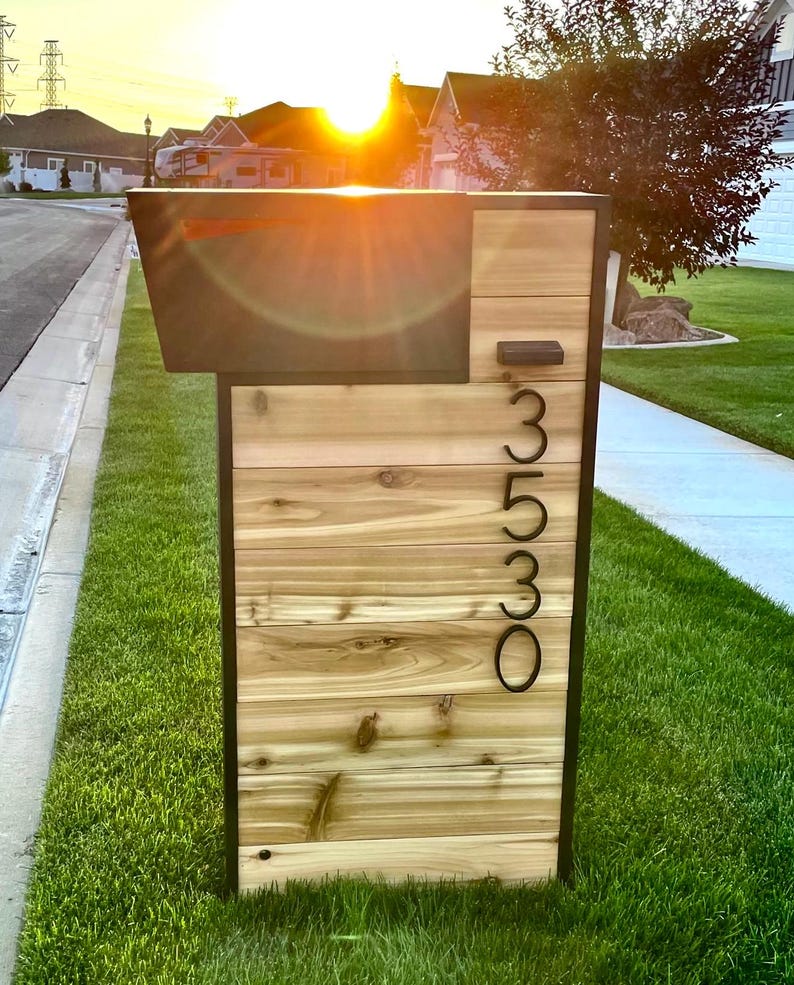 Handmade Midcentury Modern Cedar Post With Mailbox & Solar Lights - Etsy