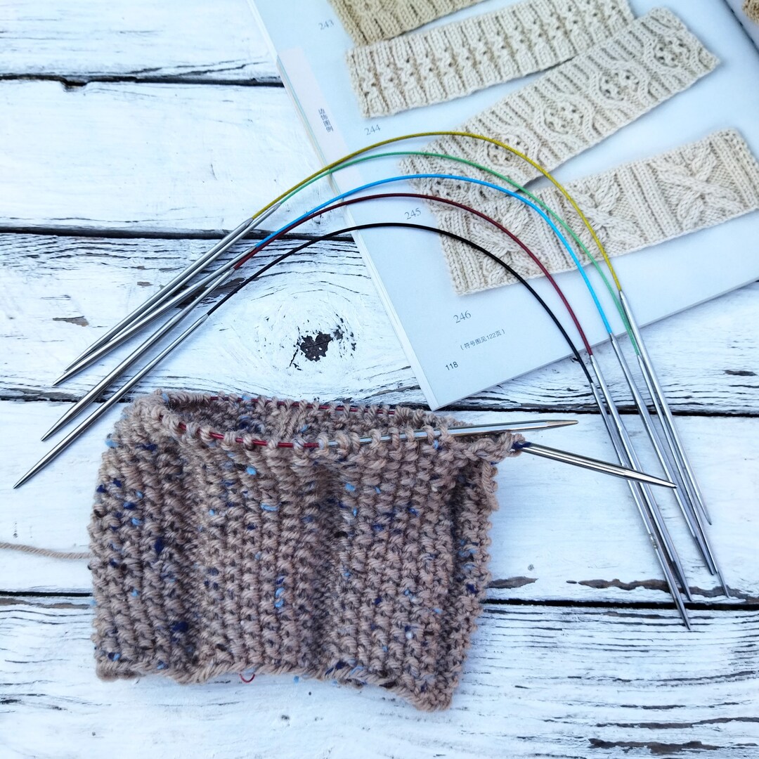 A Set of 5 Circular Needles, With Sizes Ranging From 2.25mm to 4mm ...