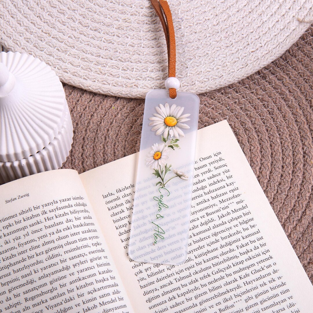 Personalized Floral Resin Bookmark: Wedding Keepsake Gift - Etsy