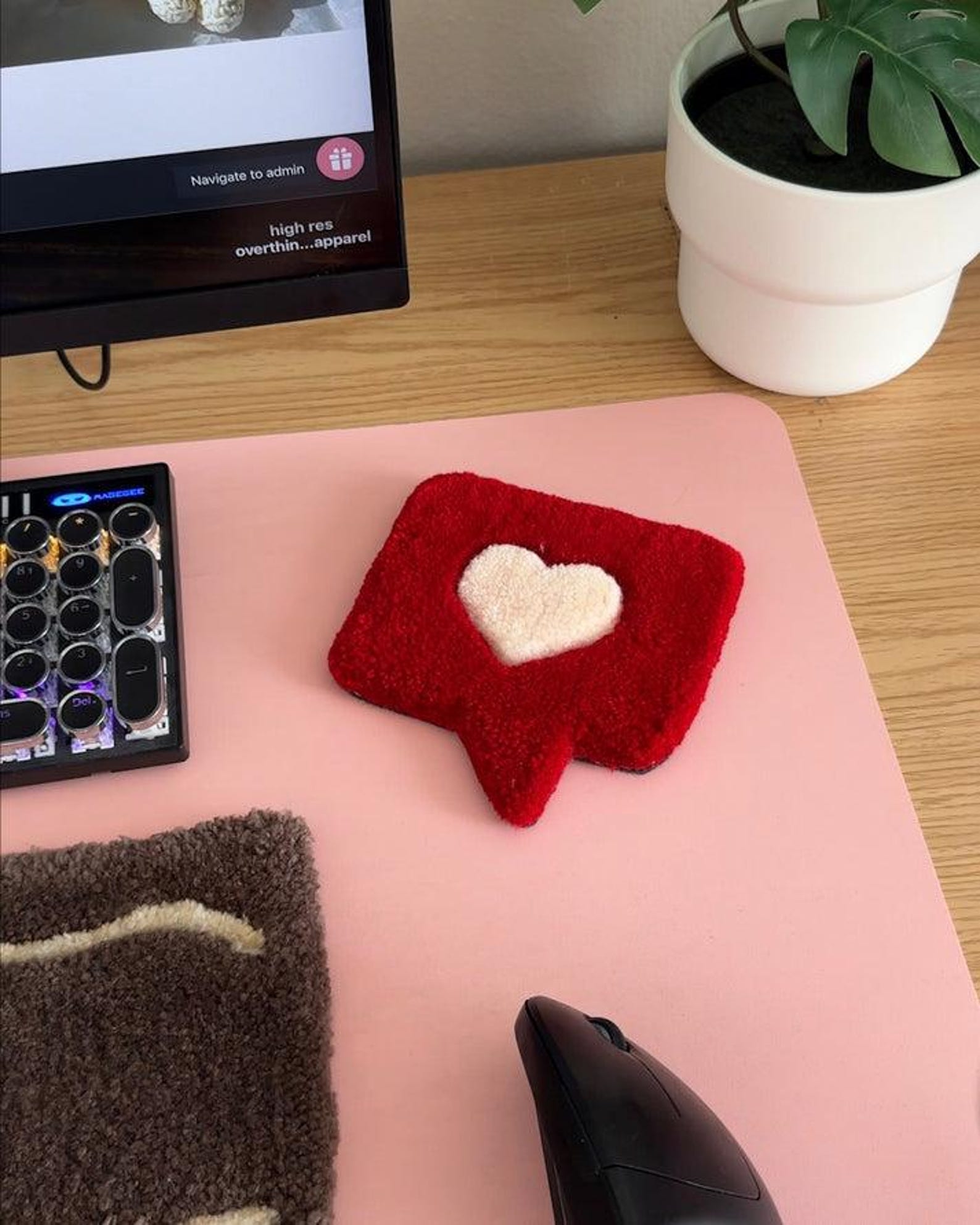 Heart-shaped LOVE Rug, Valentine's Day Gift, Romantic Floor Mat, Cozy ...