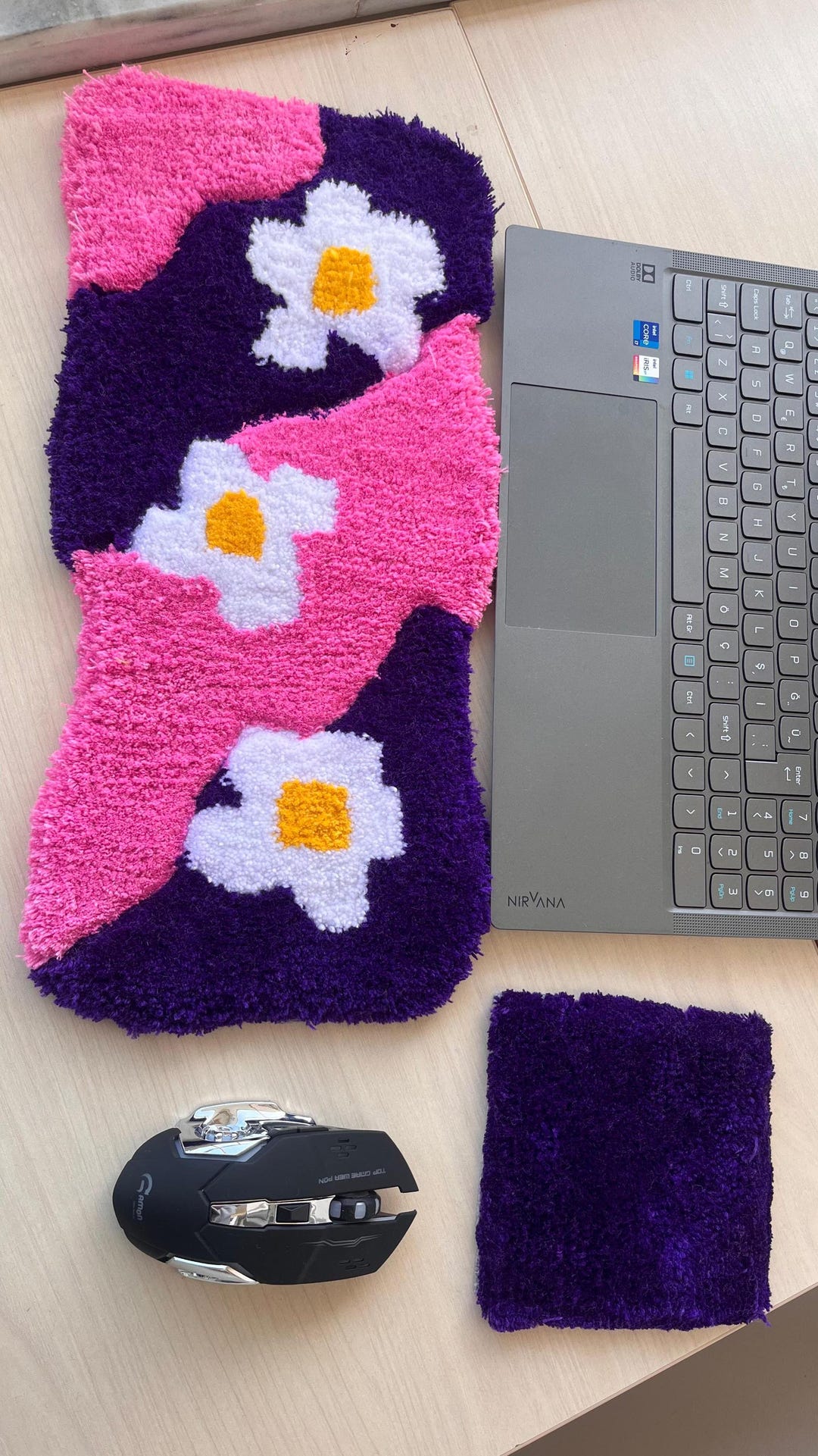 Custom Handmade Daisy Keyboard Support Rug – Floral Desk Accessory - Etsy