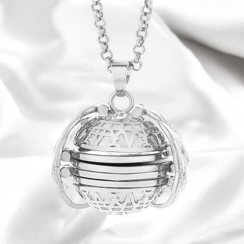 Magic 4 Photo Locket Necklace With Angel Wings Pendant for Women & Men ...