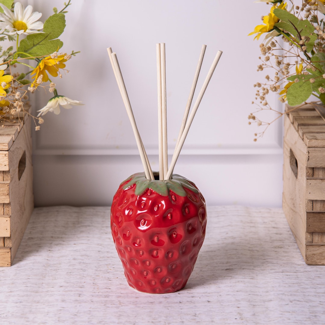 Strawberry Ceramic Diffuser Set With Strawberry Oil & Reeds- Boxed Gift ...