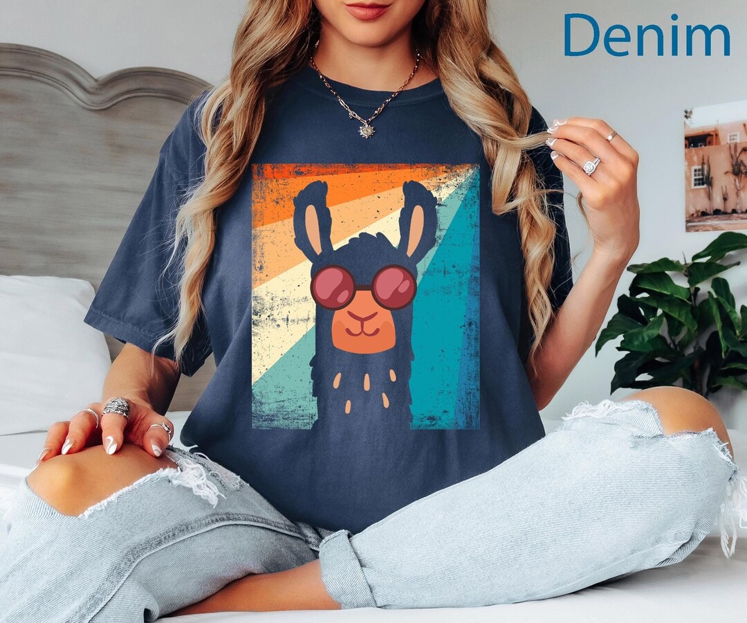 Comfort Colors® Retro Llama Shirt, Vintage Retro Style Llama Alpaca 80s ...