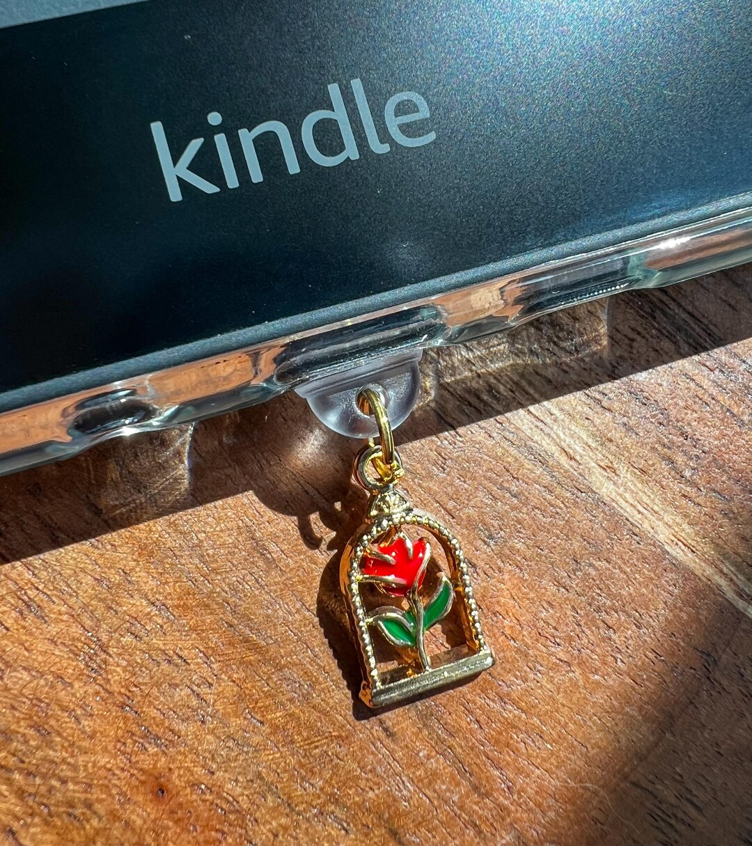 Red Rose USB-C Dust Plug for Kindle - Kindle Accessory for Book Lovers ...
