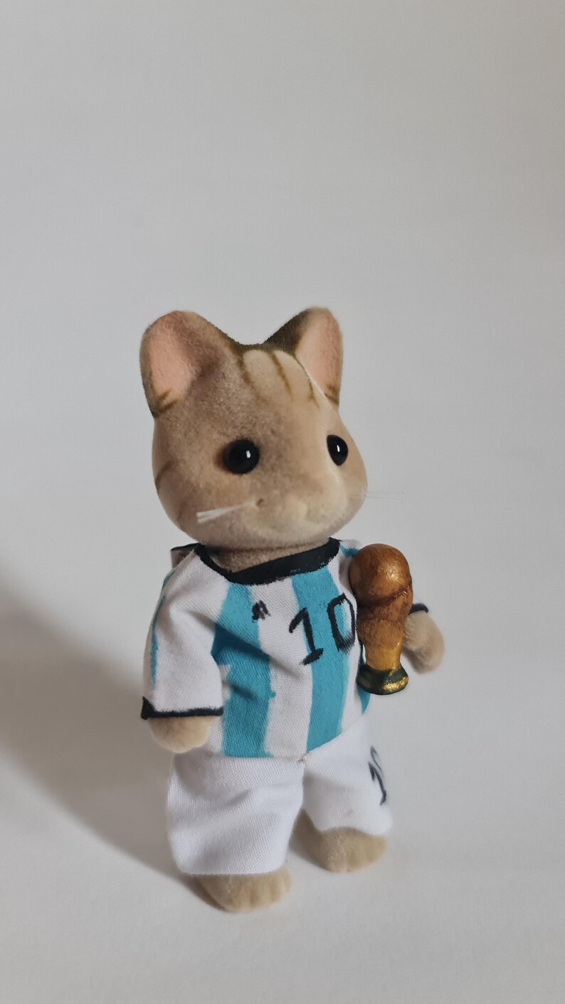 Lionel Messi- Sylvanian Tabby Cat Footballer - Etsy