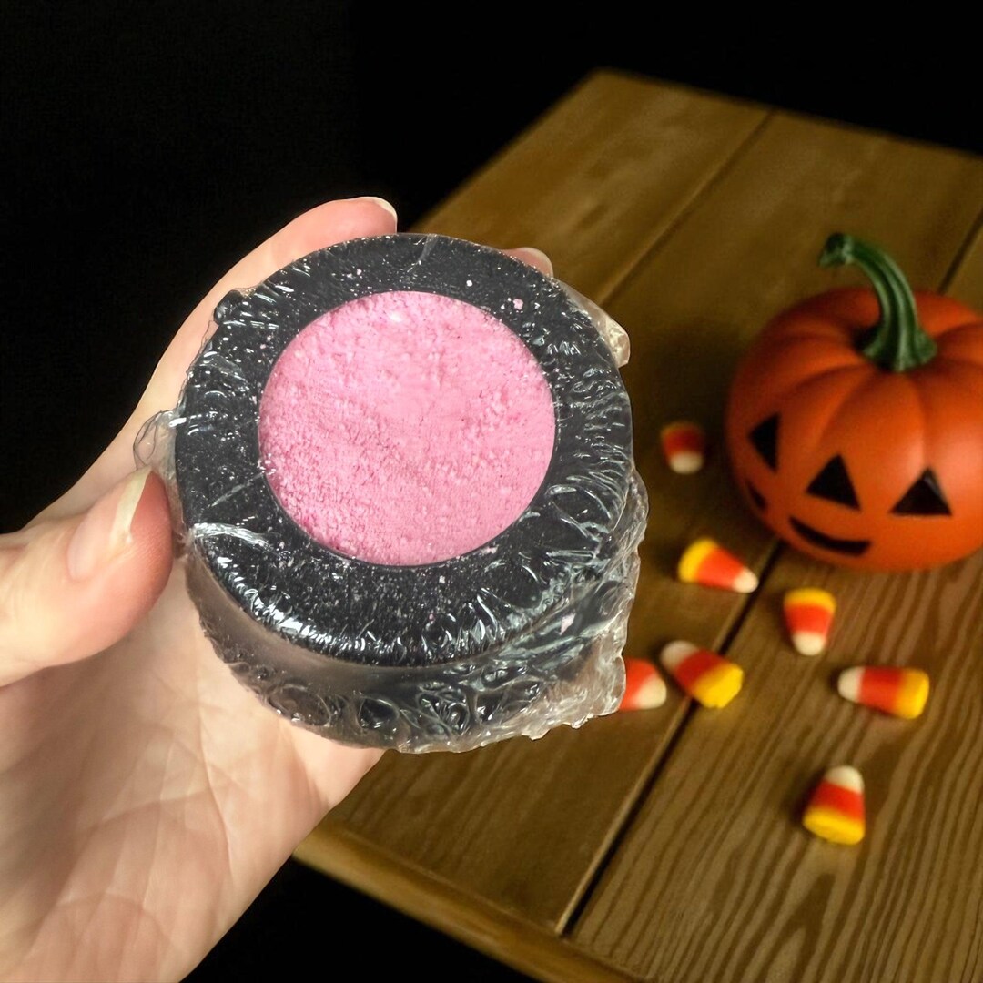 Spooky Cauldron Bath Bomb – Halloween Bath Bomb for Kids & Adults - Etsy