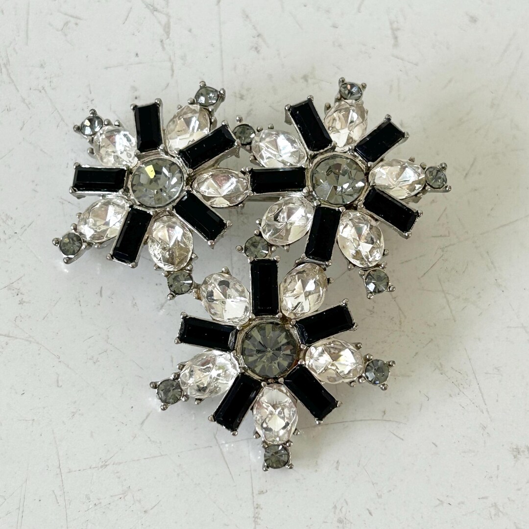 Vintage Brooch Pin Trefoil With 3 Flowers With Black Clear and Light ...