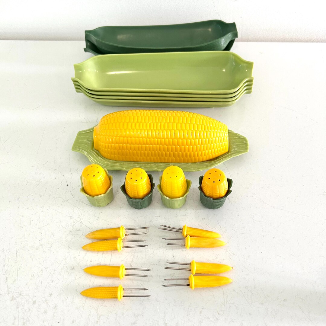 19 Piece Vintage Set 6 Plastic Corn on the Cob Plates 1 Butter Dish 4 ...