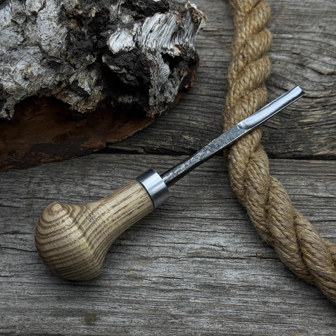 Small Wood Carving Gouge With Palm Handle. Sharp Carbon Steel Blade ...