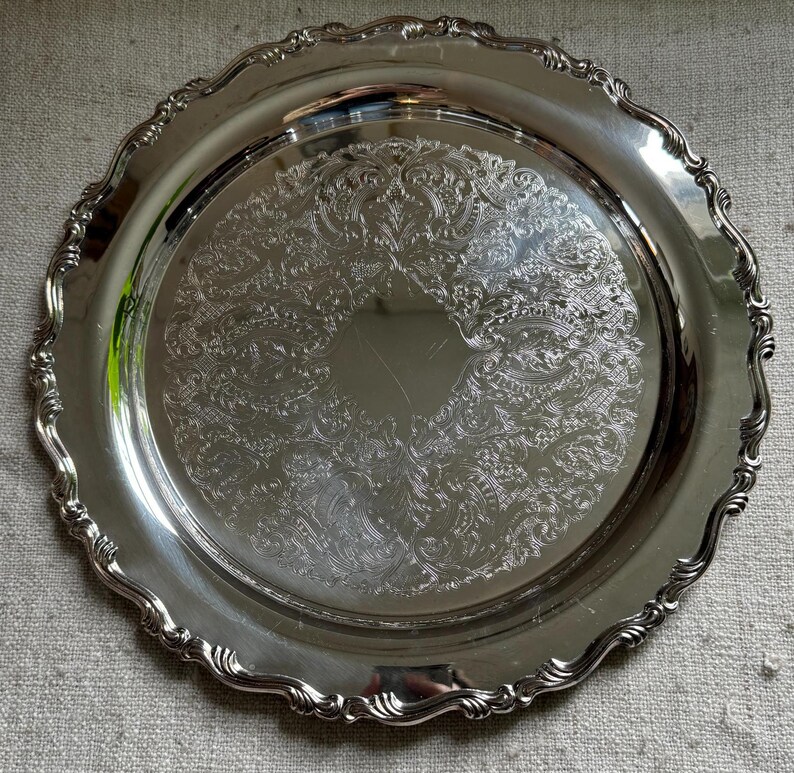 Vintage OL Oneida USA Georgian Scroll Design Scalloped 15" Silverplate ...