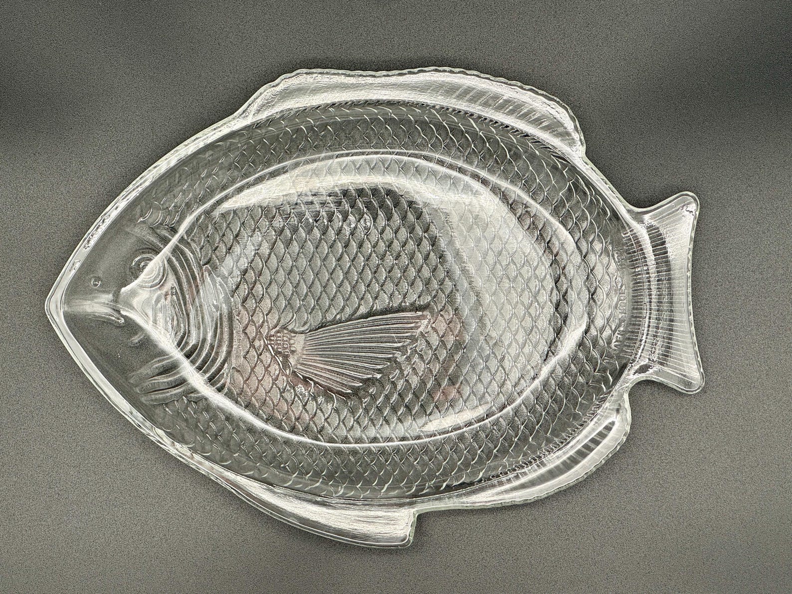 Set of 4 Vintage Clear Glass Fish Shaped Embossed Oven Proof Plates - Etsy