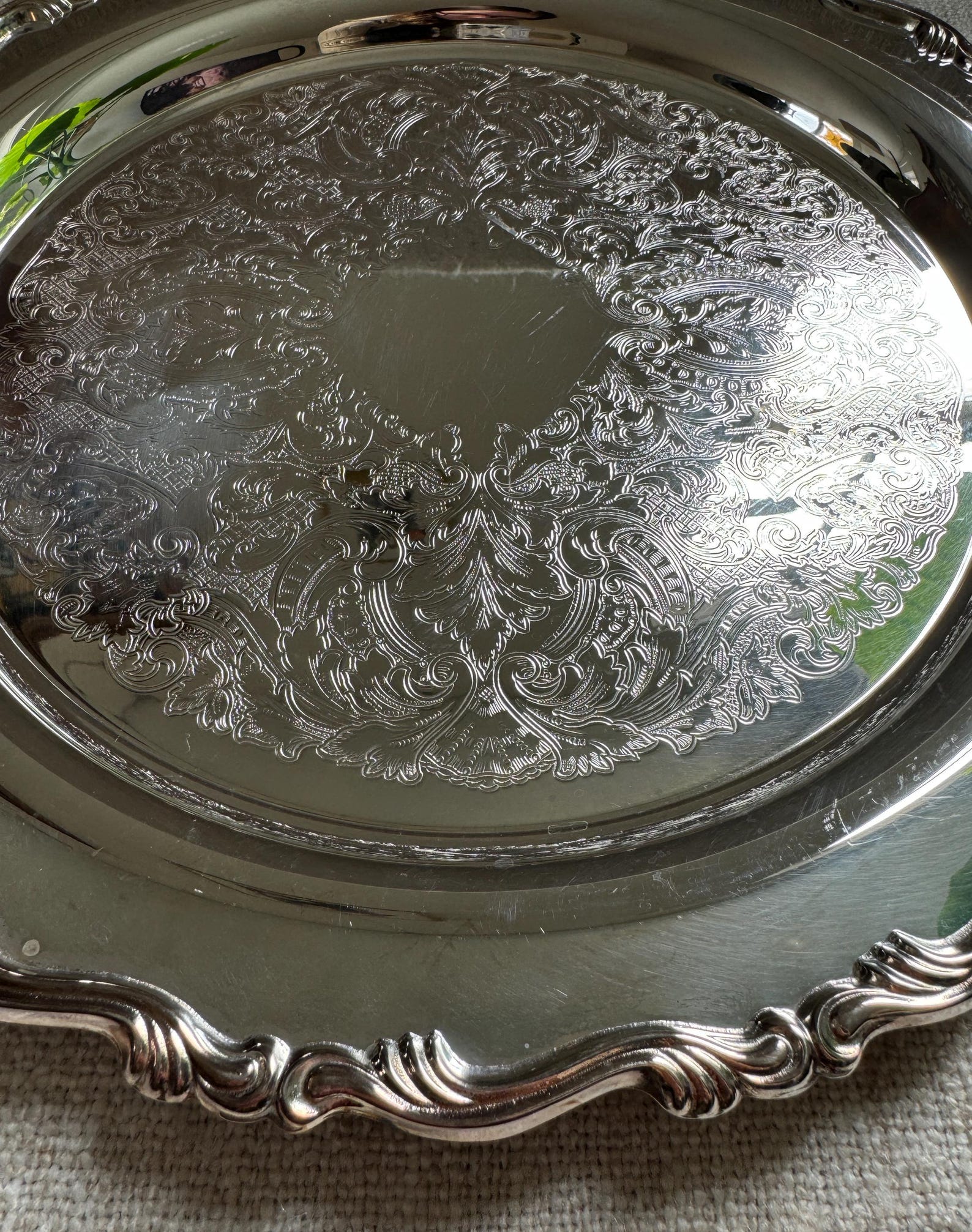 Vintage OL Oneida USA Georgian Scroll Design Scalloped 15" Silverplate ...