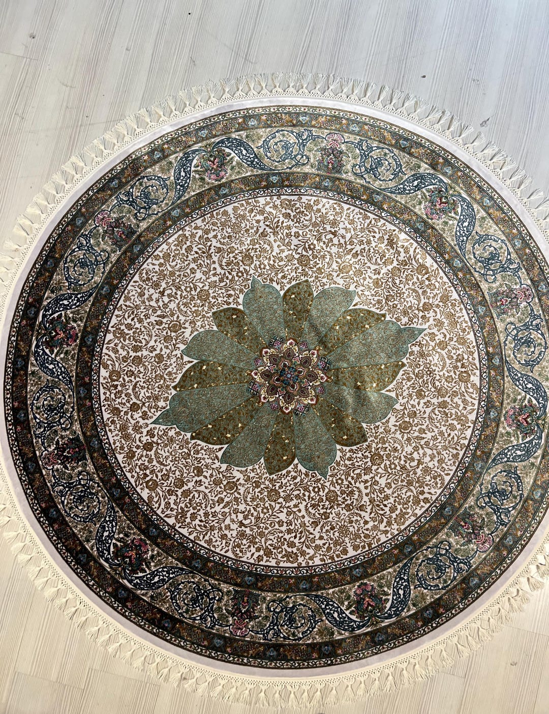 5x5 Ft Beige Green Silk Circle Rug, Classic Office Rug, Round Rug ...