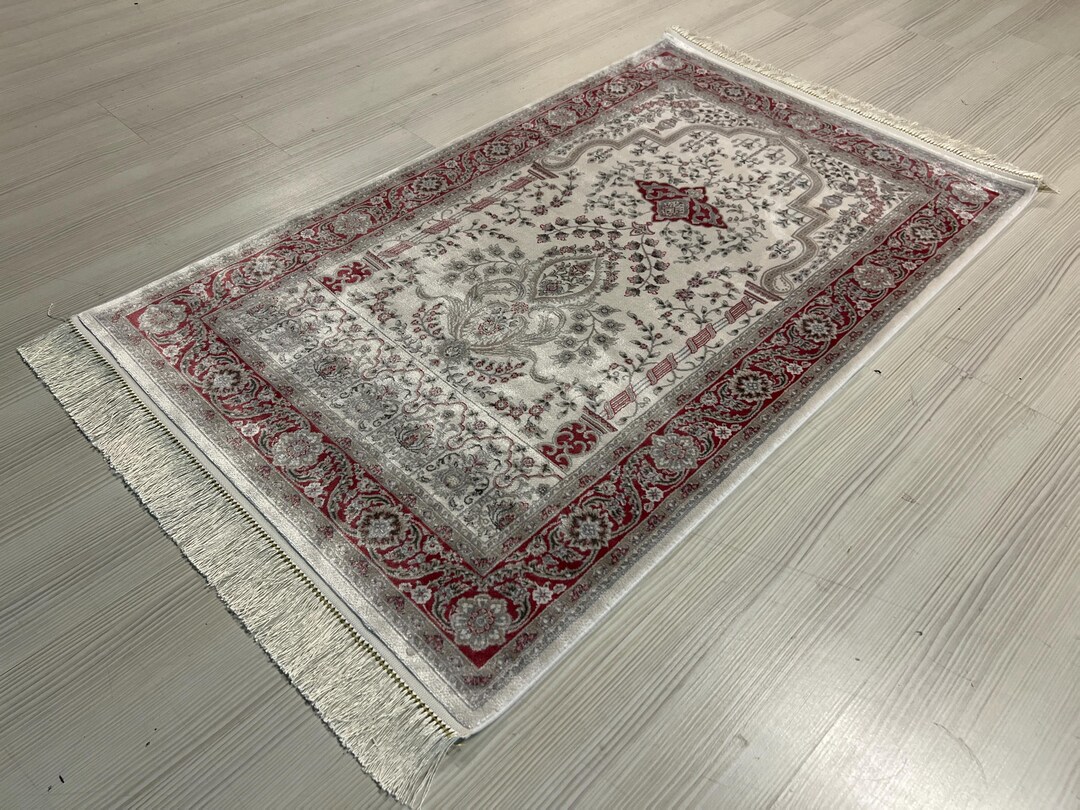 Luxury Bamboo Silk Muslim Prayer Rug, Elegant Floral Islamic Prayer Mat ...