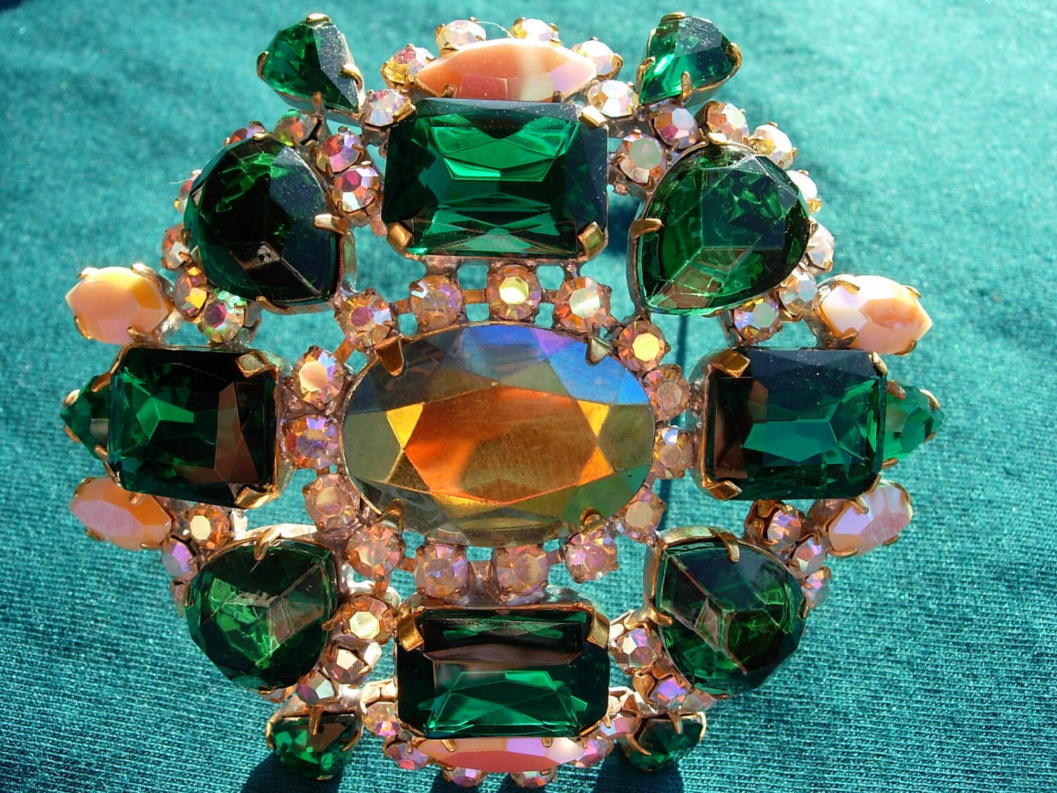 Vintage Pin or Brooch Emerald Green and Aurora - Etsy