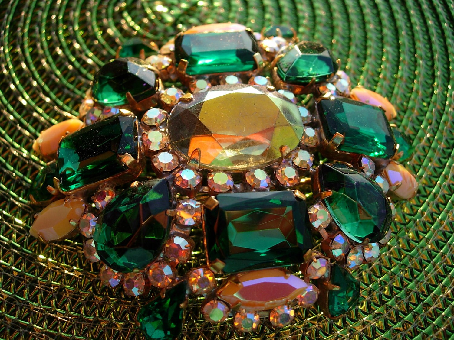 Vintage Pin or Brooch Emerald Green and Aurora - Etsy