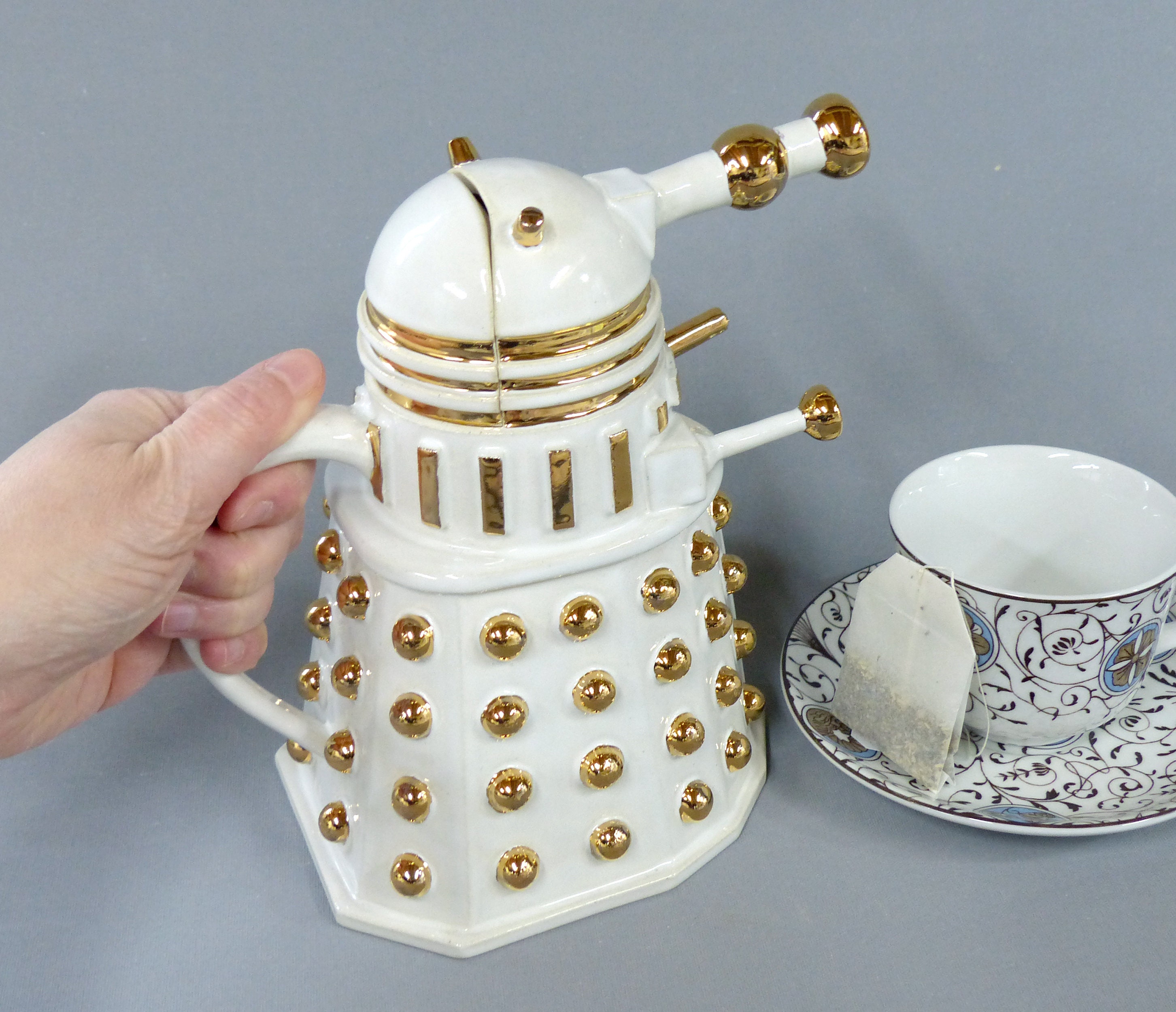Imperial Dalek Teapot- Exterminate - White and Gold Robot Teapot ...