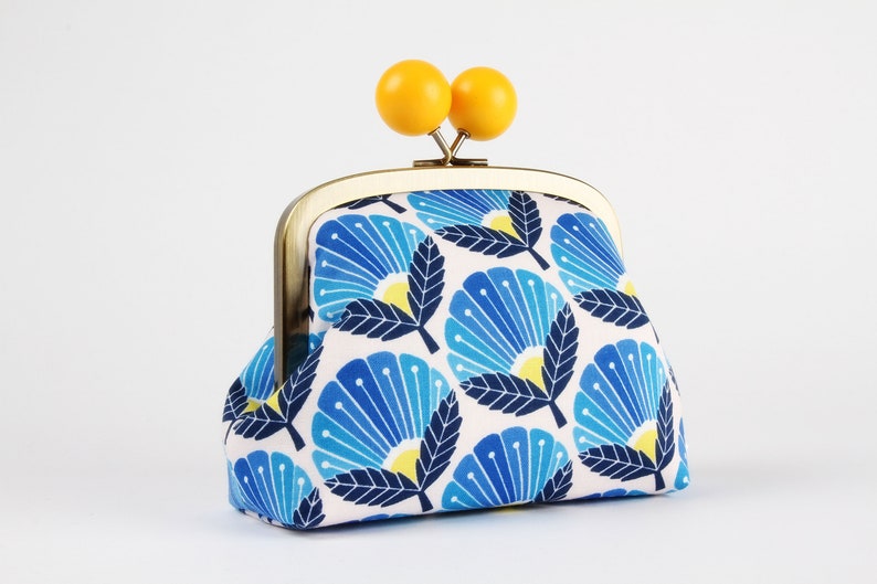 Metal Frame Clutch Bag Blooming Daisy in Downpour Color - Etsy