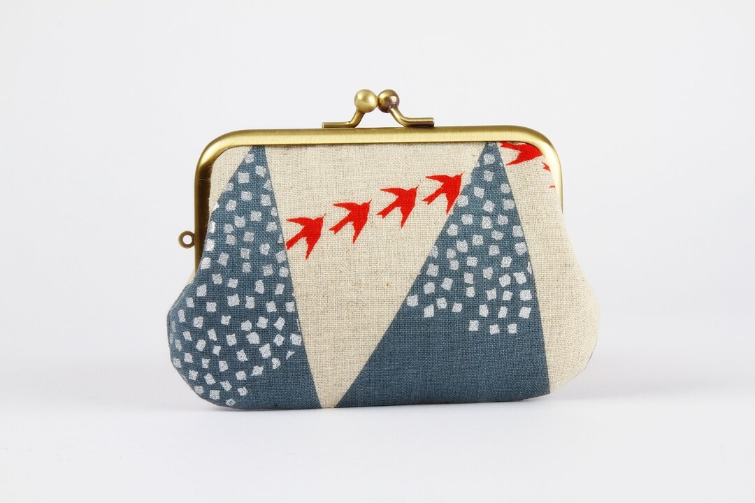 Metal Frame Purse With Two Sections Hills in Gray Little Siamese ...