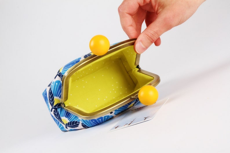 Metal Frame Clutch Bag Blooming Daisy in Downpour Color - Etsy