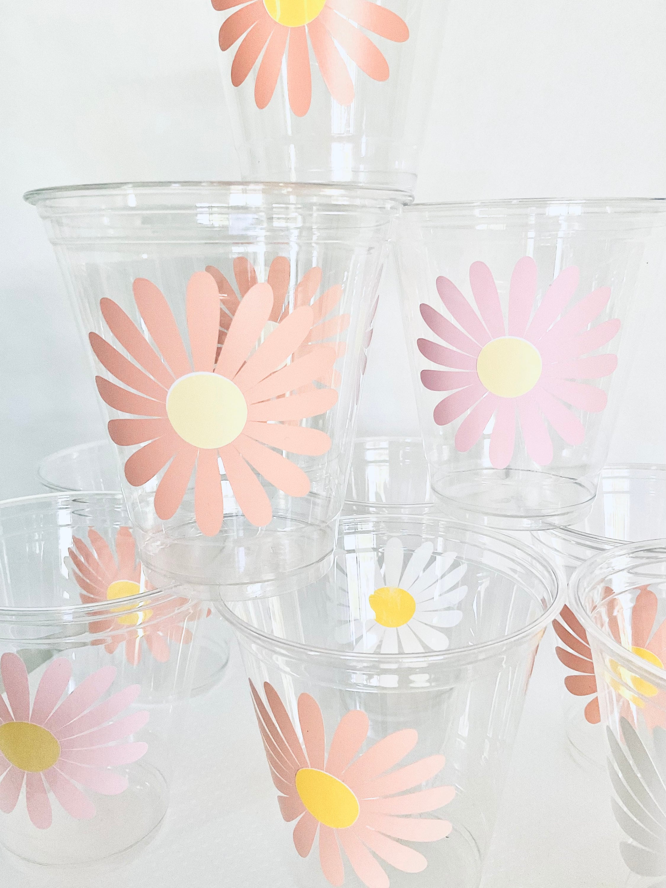 Daisy Plastic Disposable Drink Favor Cups Wildflower Baby Shower Daisy ...