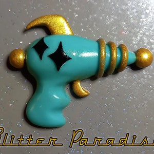 Retro Ray Gun - Brooch - Retro Futurism - Ray Gun Brooch - Martian Ray ...