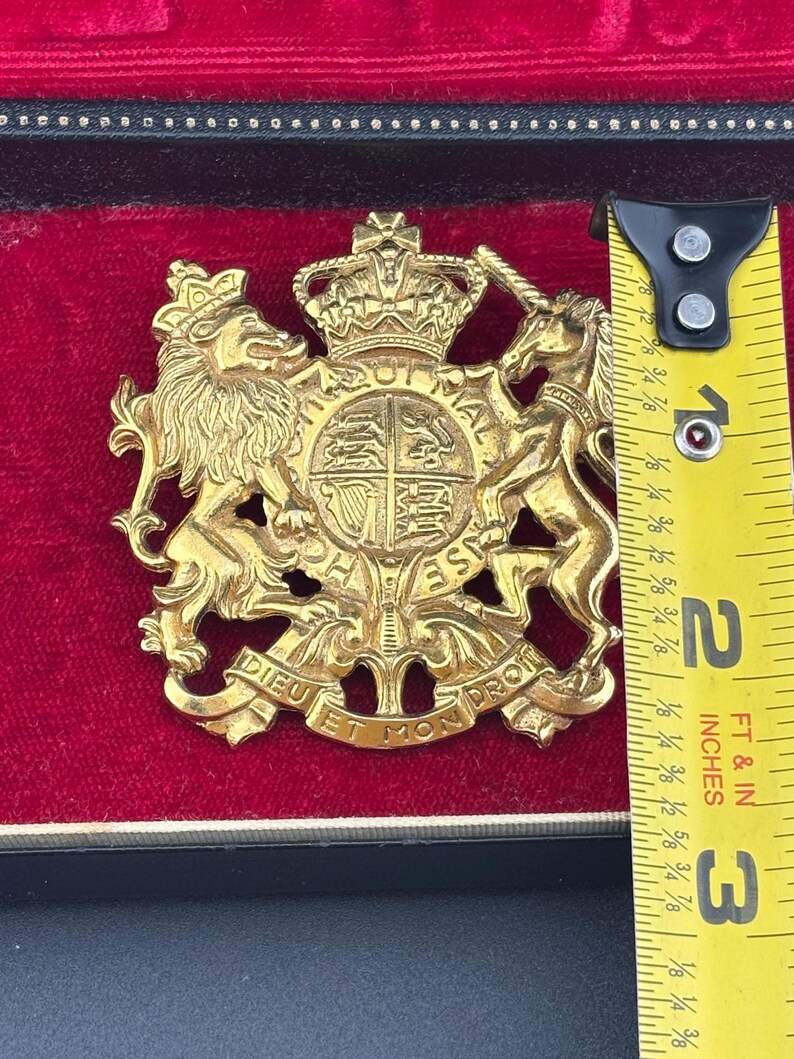 Accessocraft New York 1960's British Royal Coat of Arms Vintage Lion ...