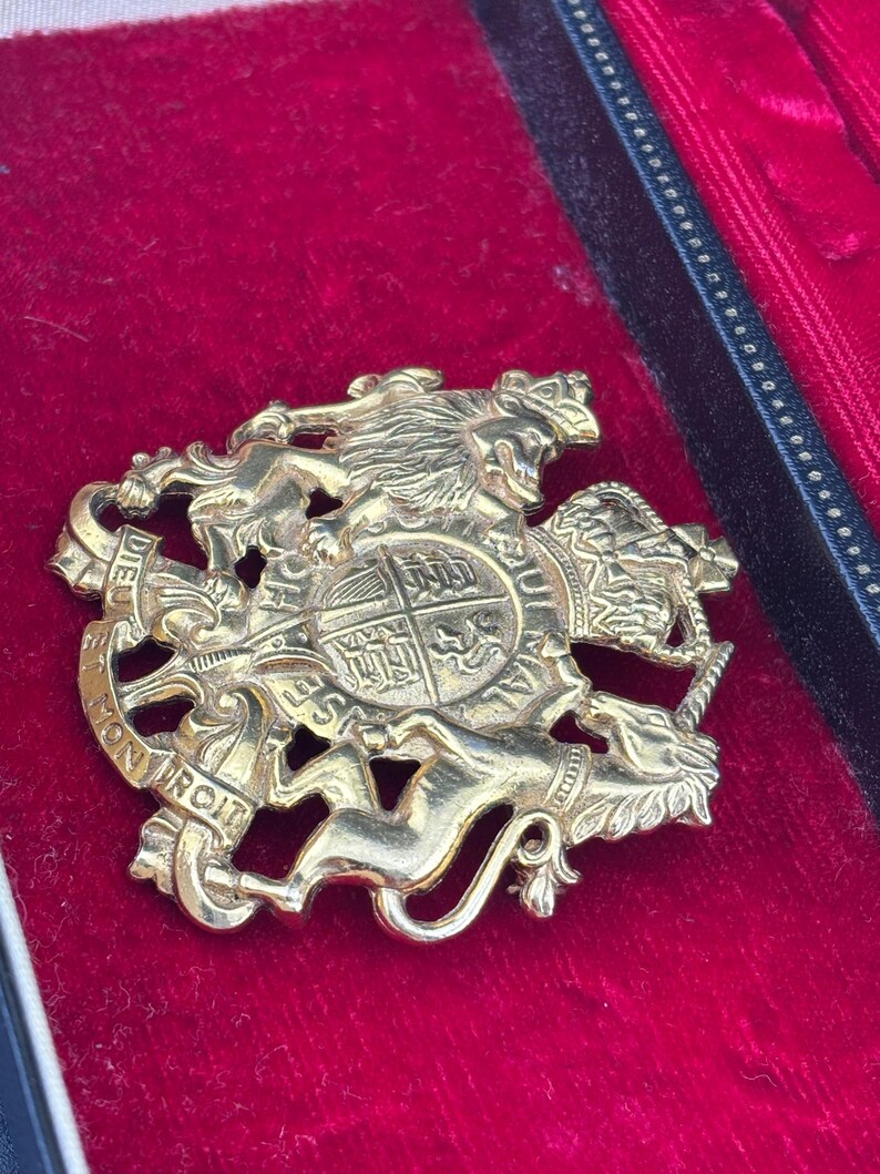 Accessocraft New York 1960's British Royal Coat of Arms Vintage Lion ...