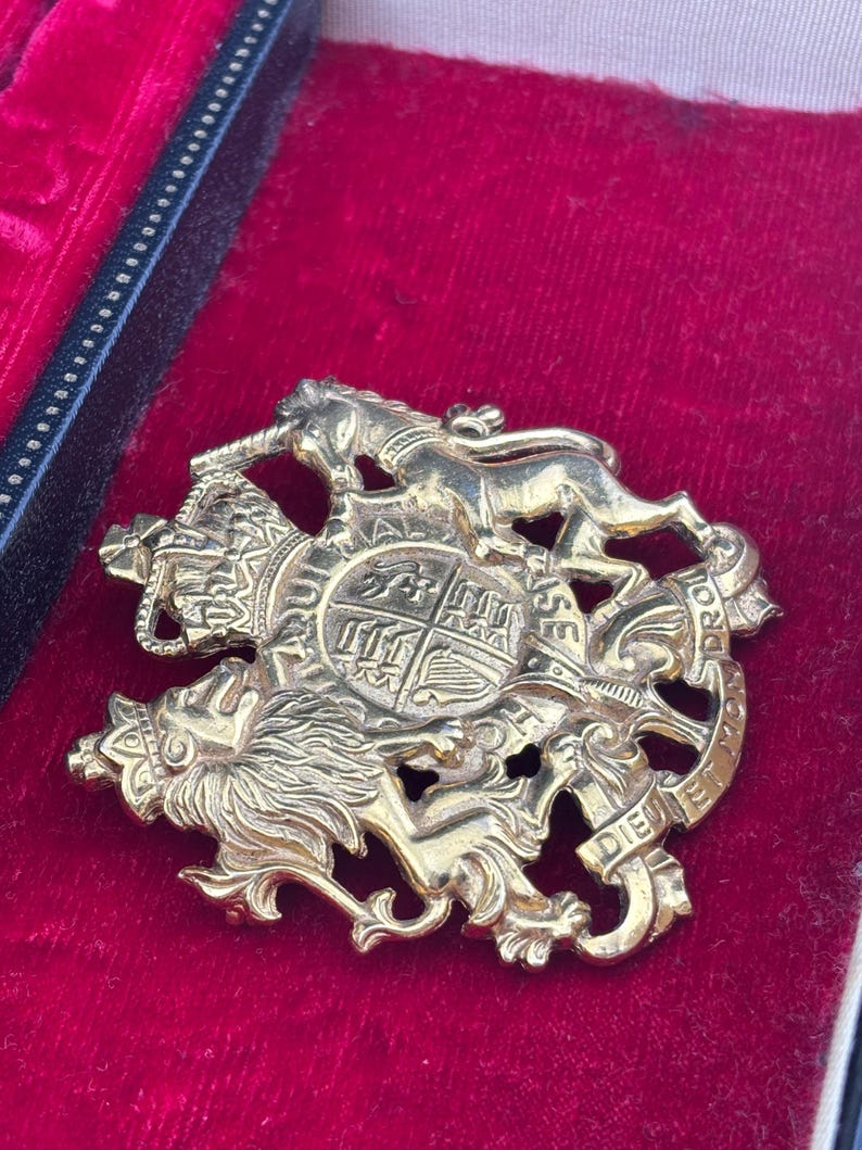 Accessocraft New York 1960's British Royal Coat of Arms Vintage Lion ...