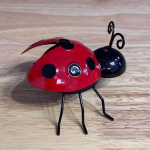 Metal Garden Ladybug Decor, Bumble Bee Yard Decoration, Spring Garden ...
