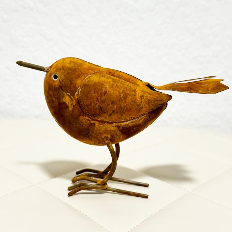 Vintage Metal Wren Garden Decor, Rust Effect Bird Sculpture, Rustic ...