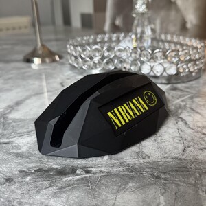 Nirvana-inspired now Playing Vinyl Record Holder A Tribute to Grunge ...