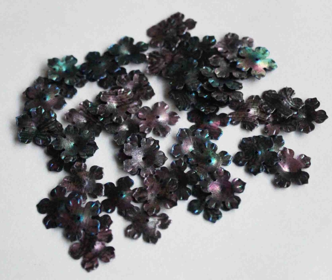 100 Metallic /dull Texturised Lilac Color /flower Sequins/ Code PSF389 ...