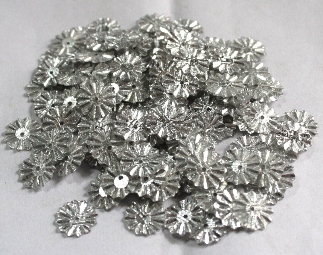 100 Silver Color /flower Sequins/shimmering Effect/psf613 - Etsy UK