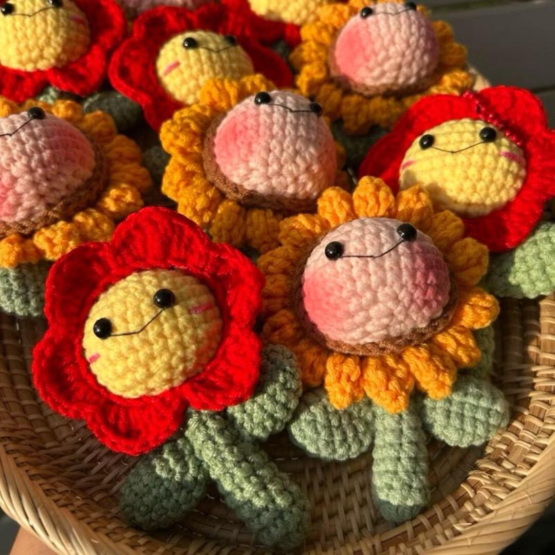 Crochet Mini Sunflower Keychain, Crochet Flowers, Cute Keychain ...