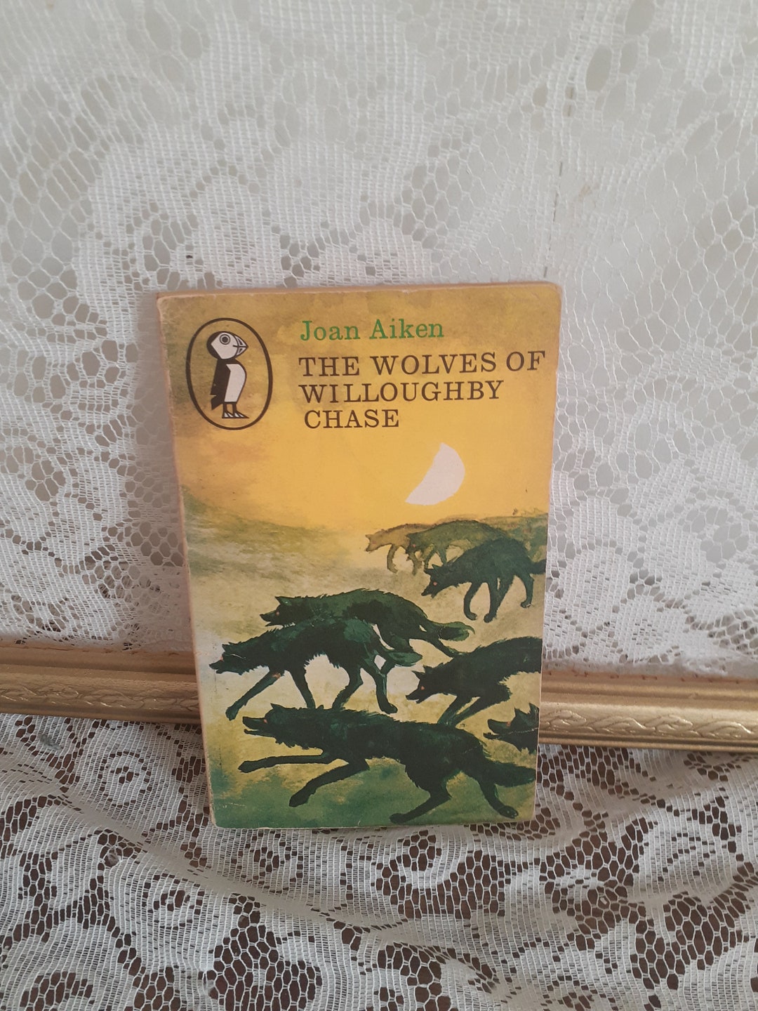 The Wolves of Willoughby Chase by Joan Aiken Illustrated by Pat ...