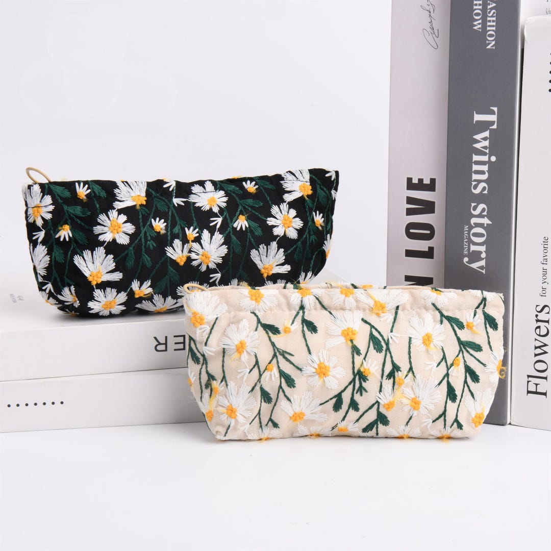 Embroidered Daisy Pencil Pouch, Handmade Fabric Zip Pouch,travel Makeup ...