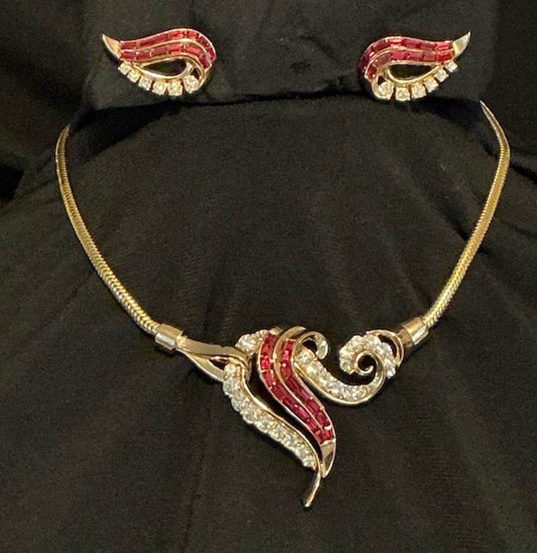 Vintage Trifari Set of Necklace and Earrings From the 1930s - Etsy
