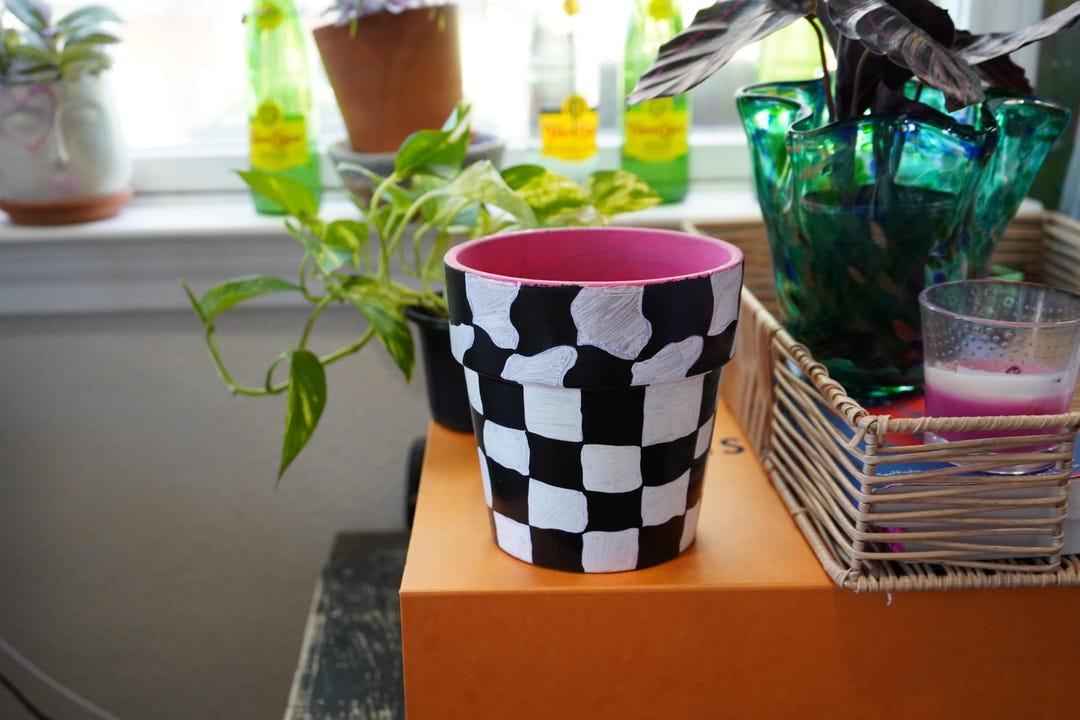 Black and White Checkered Pot Acrylic, Chalk, Heavy Acrylic Paint Hot ...