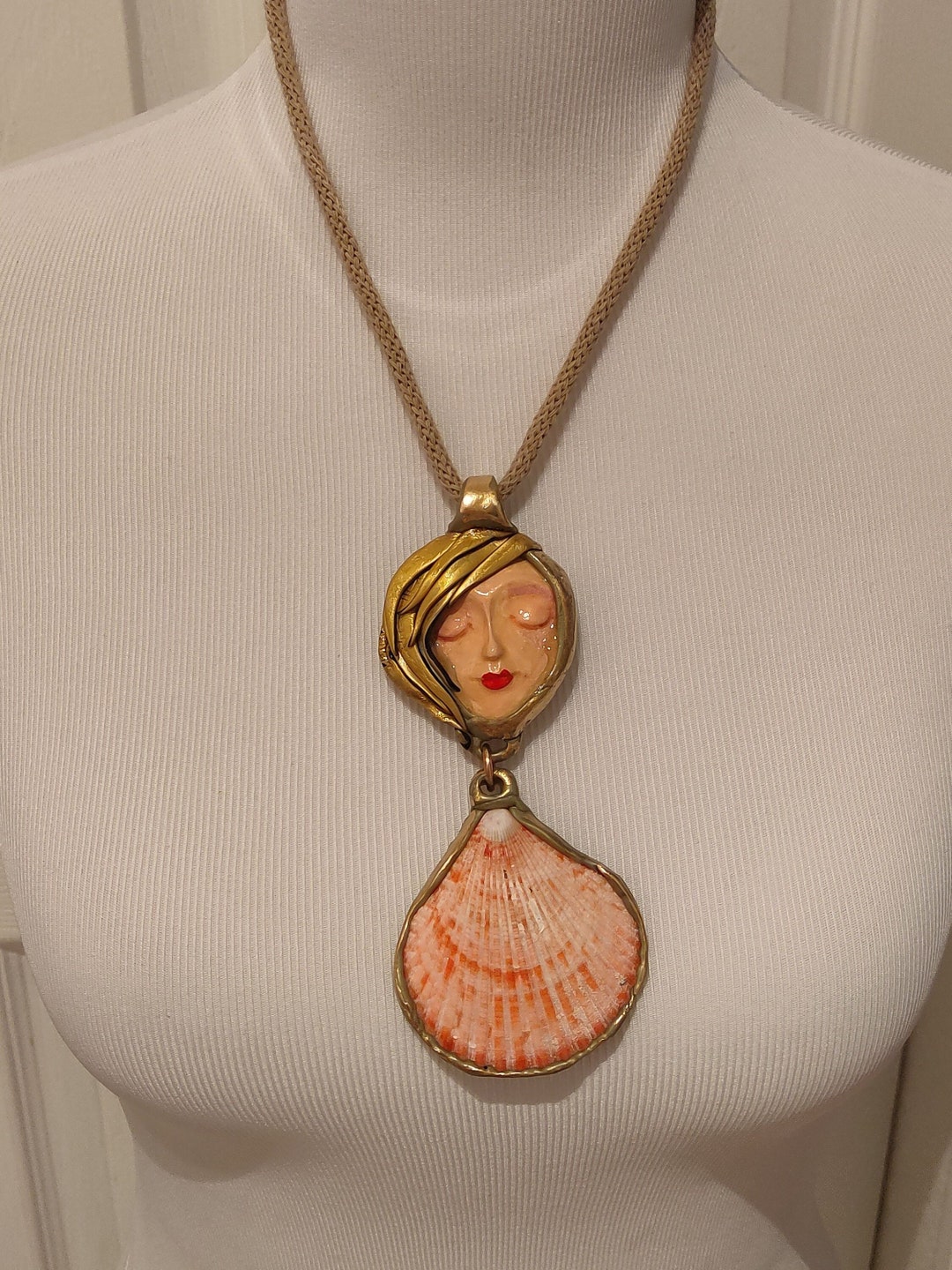 Mermaid Shell Necklace Jewelry Goddess of the Sea Unique Pendant Pretty ...