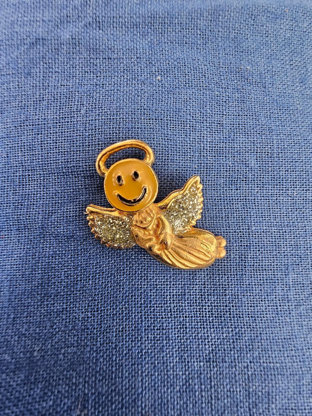 Smiley Hippie Angel Pin//vintage Smiley Happy Face Angel Lapel Pin ...