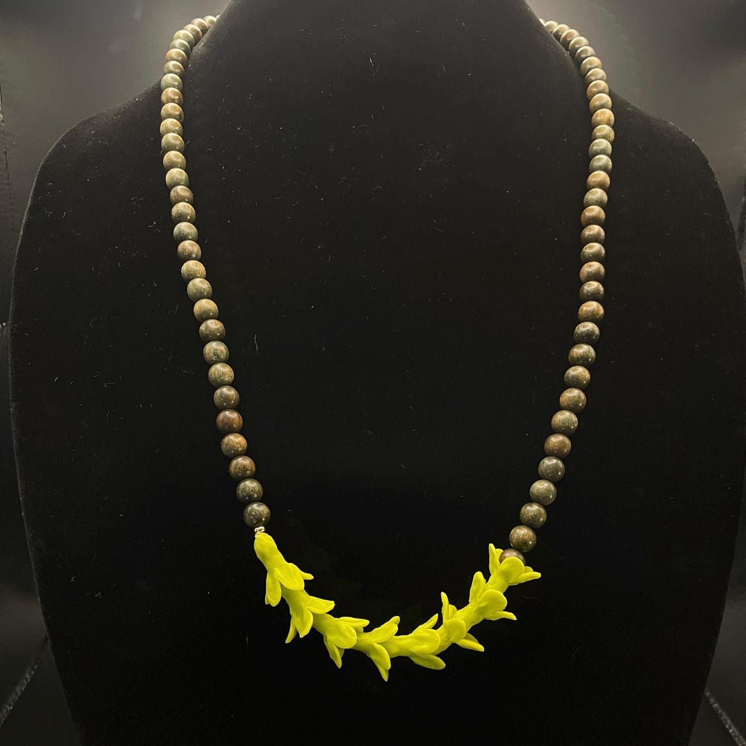 Pakalana Collection - 30” Green Pakalana Flower Everlasting Lei With ...