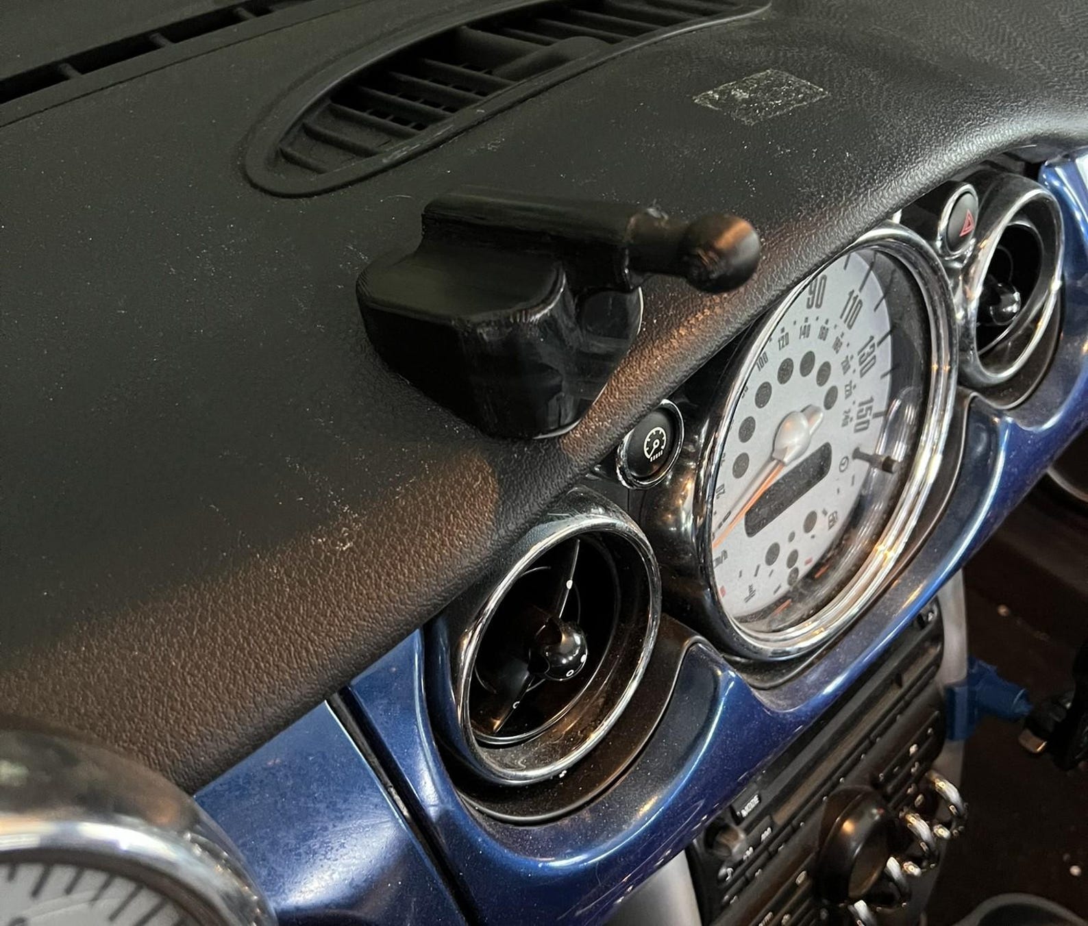 Mini Cooper Dash Phone Mount R50, R52, R53 (first Gen 2001-2006 Hatch ...