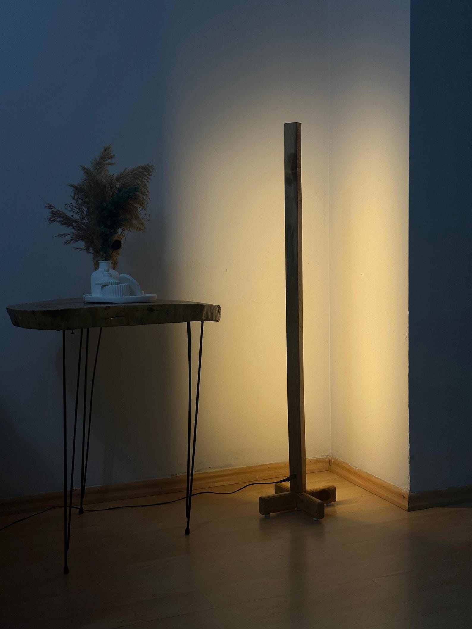 Modern Wooden Floor Lamp, LED Light Minimalist Design, Decorative ...
