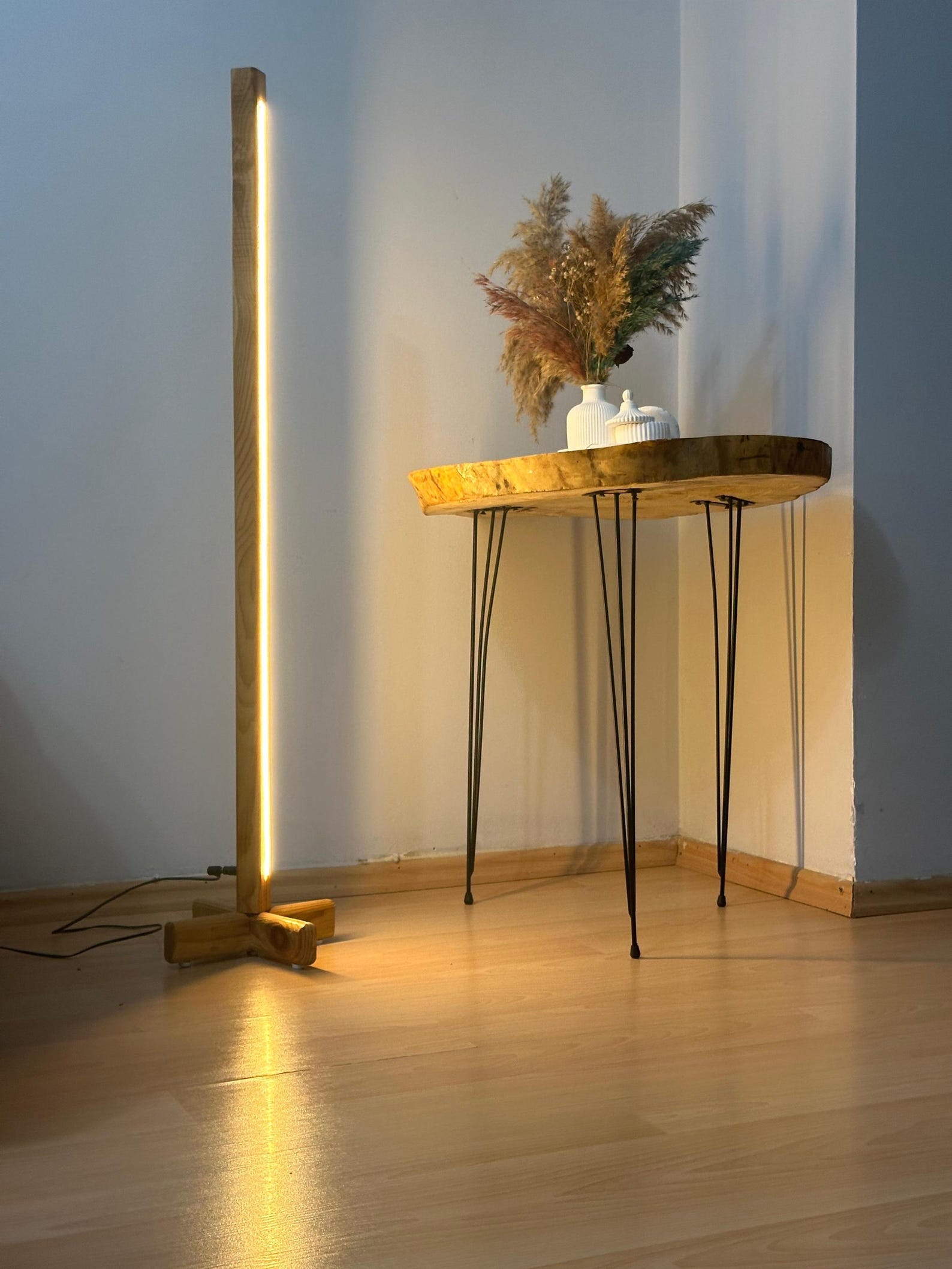 Modern Wooden Floor Lamp, LED Light Minimalist Design, Decorative ...