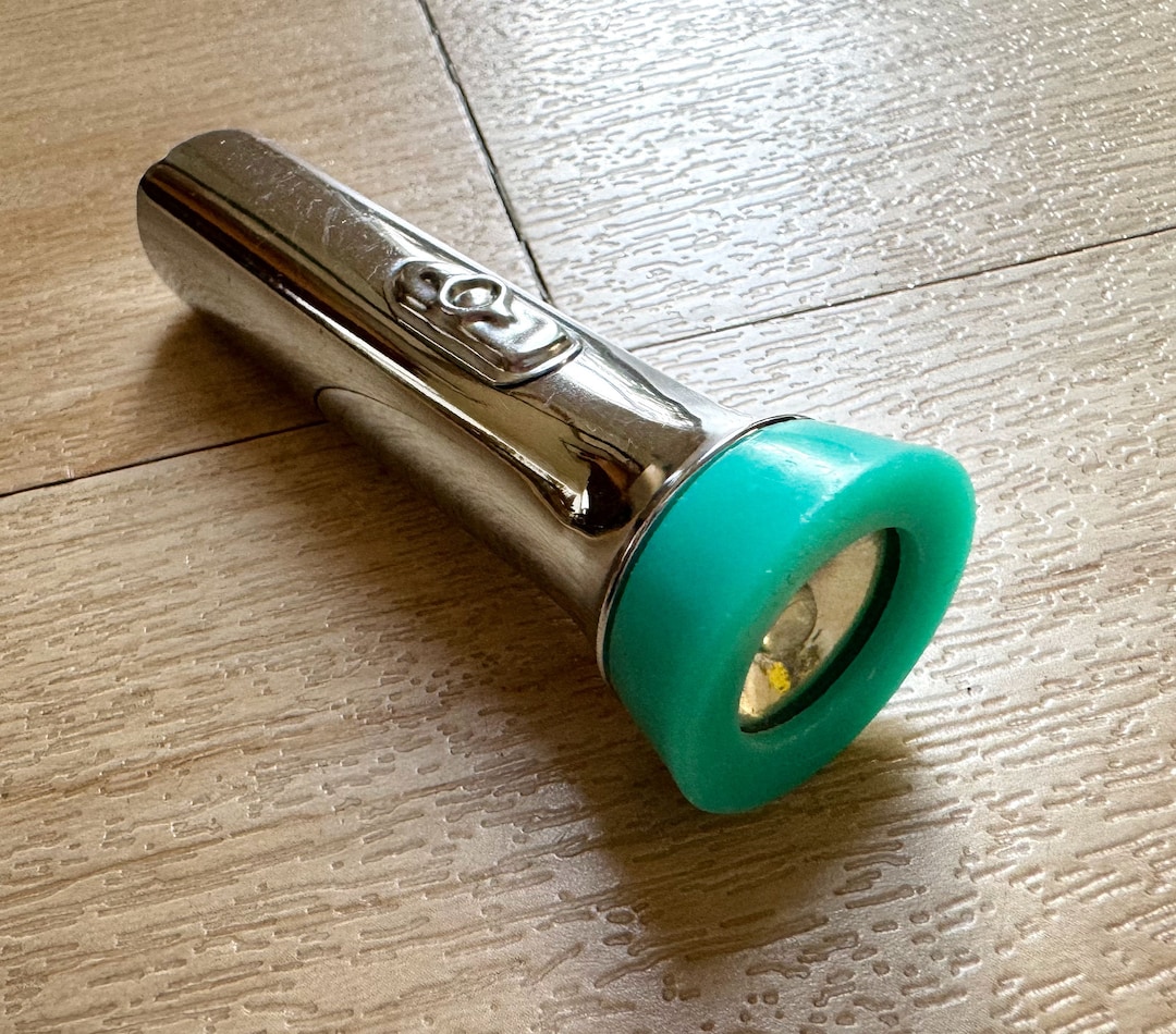 Vintage Mini Flash Light Flashlight Eveready 4 Inches Tiny Turquoise ...
